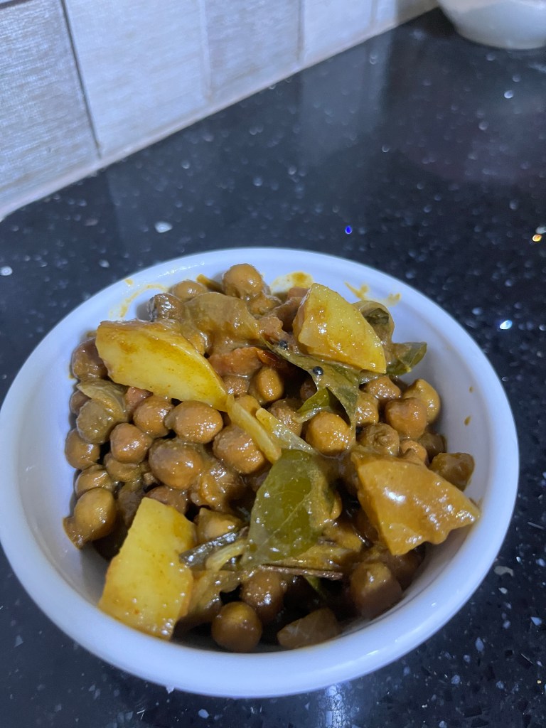 Chickpea curry – Chills & Chillies