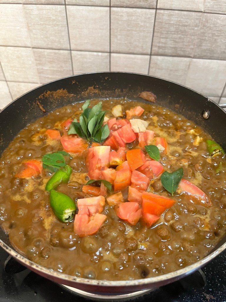 Chickpea curry – Chills & Chillies